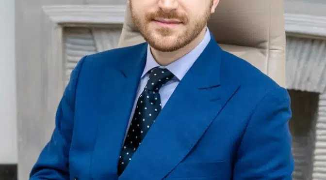 Chirurgien esthétique à Paris Docteur Ralph Abbou